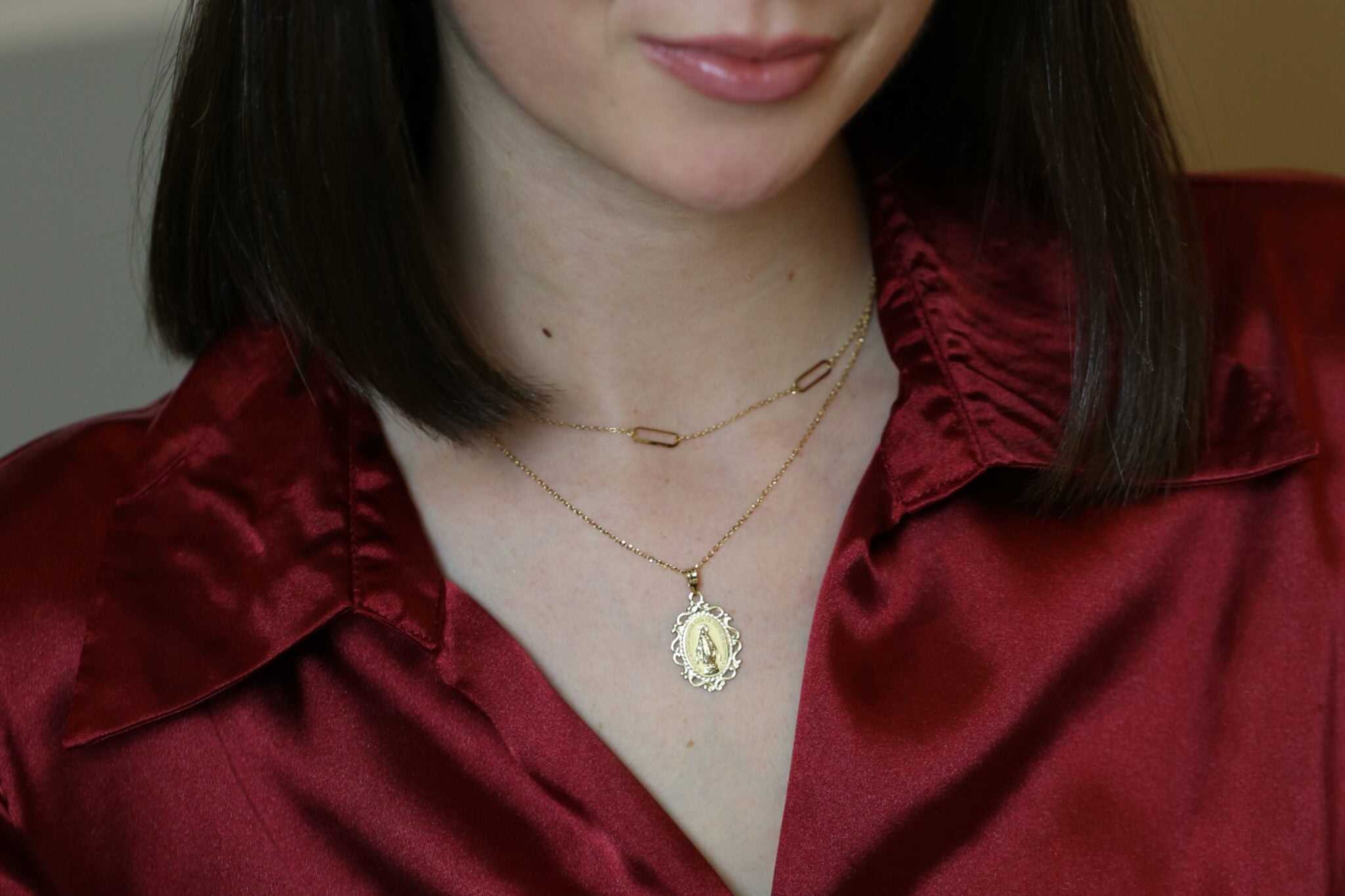 Collares de Oro con Significado Religioso – Roselin Joyeros